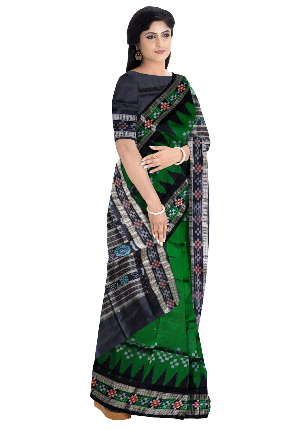 Green and black color design dhadi pasapali pata saree.